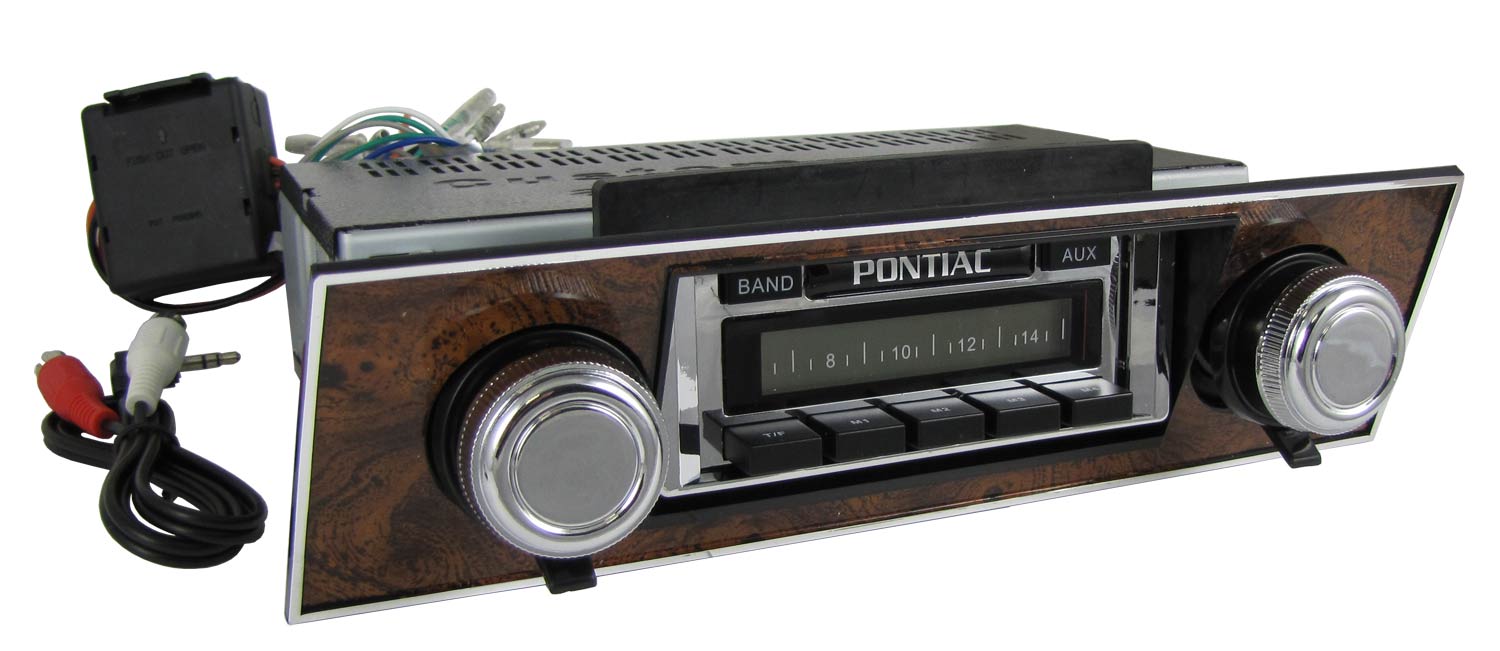 68 USA 230 AM/FM RADIO