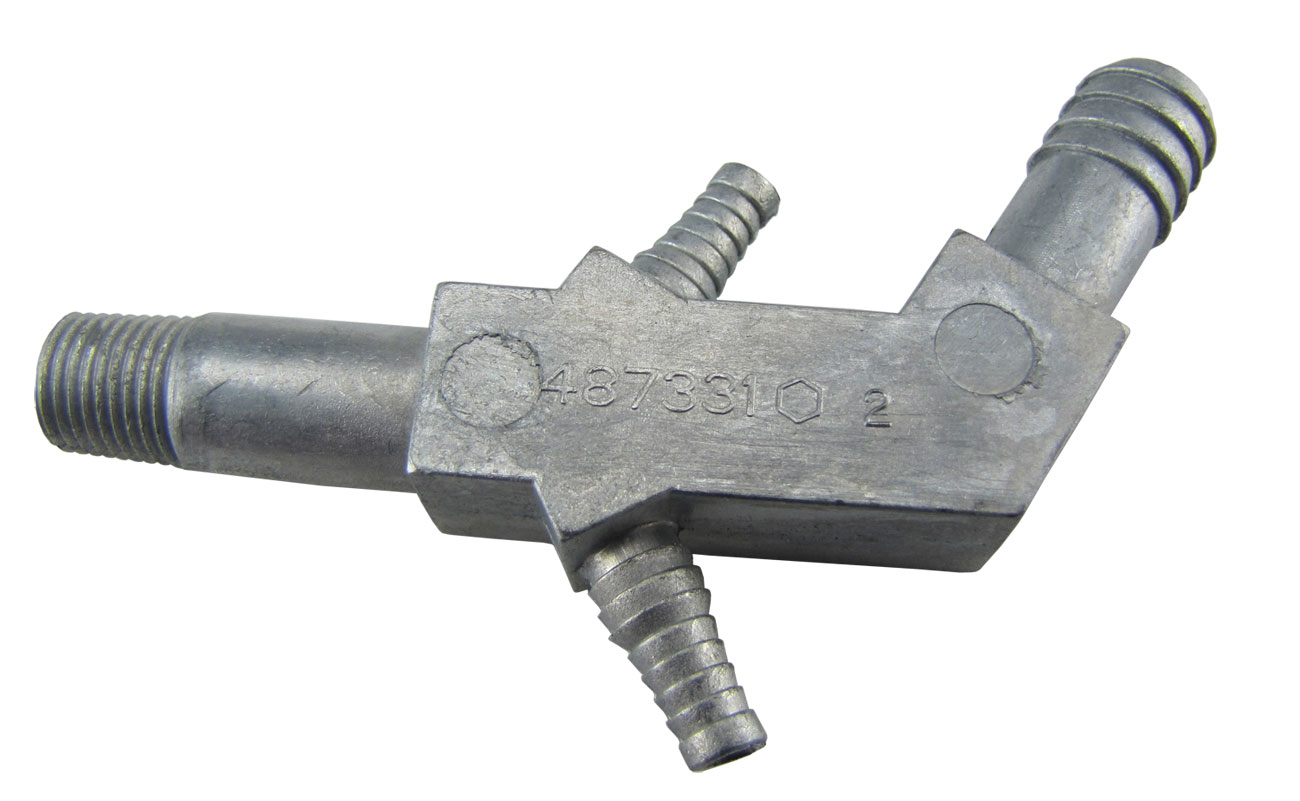 1972-74 CARBURETOR REAR VACUUM FITTING