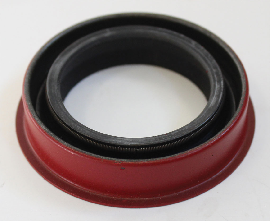 71-74 TAILSHAFT SEAL, ALL MUNCIE TRANS(RE)